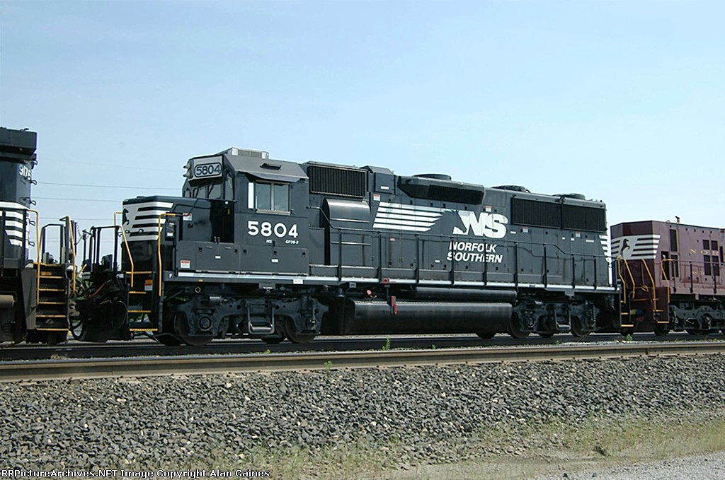 NS GP38-3 5804